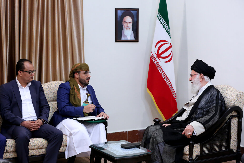 Images: Ansar Allah Movement’s Spokesman Met With Imam Khamenei ...