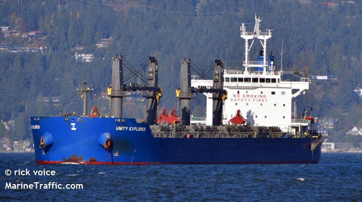 Yemen's Army Attacked Two Ships In The Waters Of The Red Sea - Islamic ...